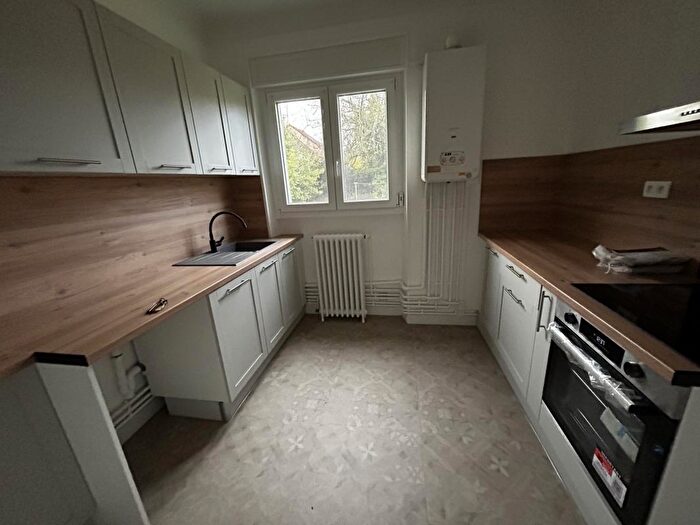 Appartement 3 pièces à Le Creusot, Sud Est, à louer