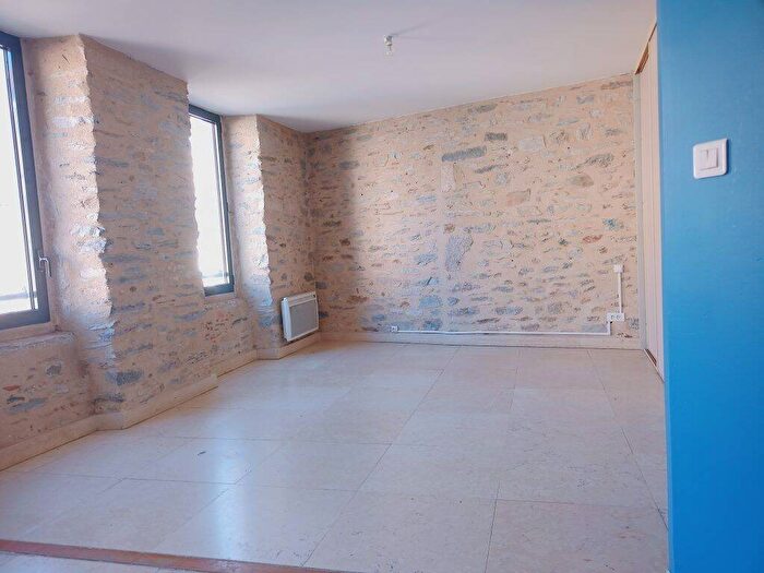 Appartement à louer - Saint-Pons-de-Thomières - 2 pièces - 1 chambre