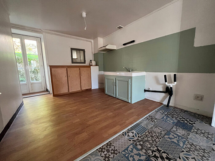 Appartement à louer - Laroquebrou - 3 pièces - 2 chambres