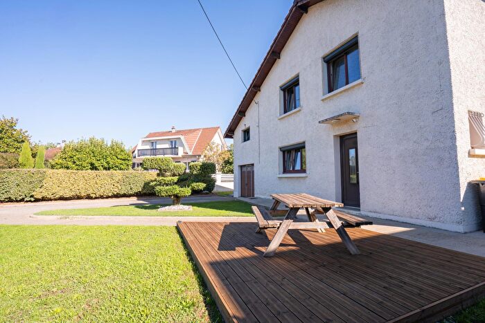 Maison à vendre - Genas - 6 pièces - 4 chambres