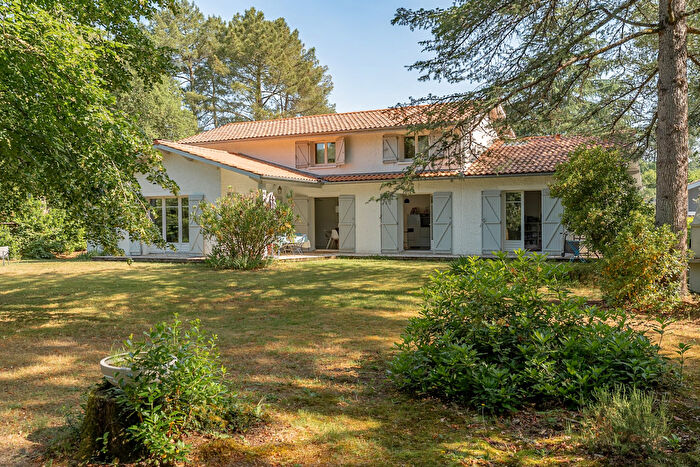 Maison 8 pièces à Saint-Aubin-de-Médoc, à vendre