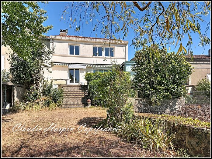 Parthenay : Maison 5 pièces à vendre