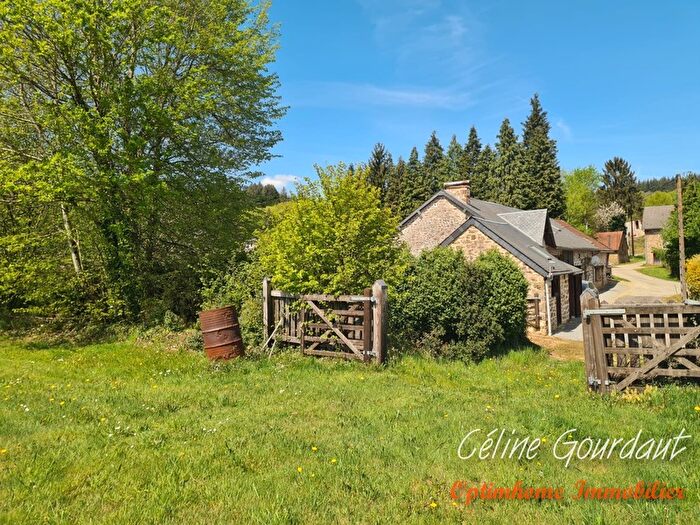 Maison 8 pièces à Domps, à vendre