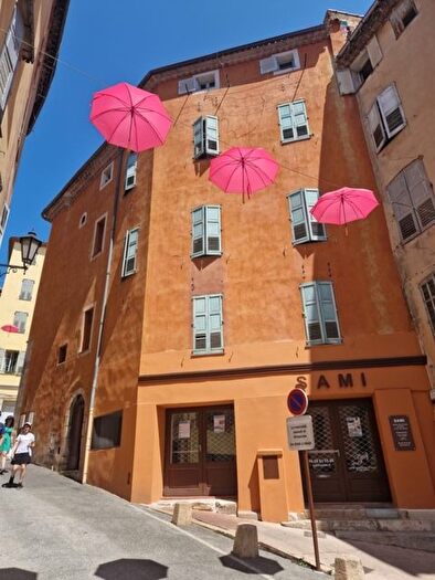 Appartement à vendre - Grasse, Centre-ville Nord - 3 pièces - 2 chambres