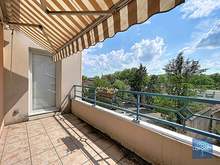 Neuville-sur-Saône : Appartement 4 pièces à vendre
