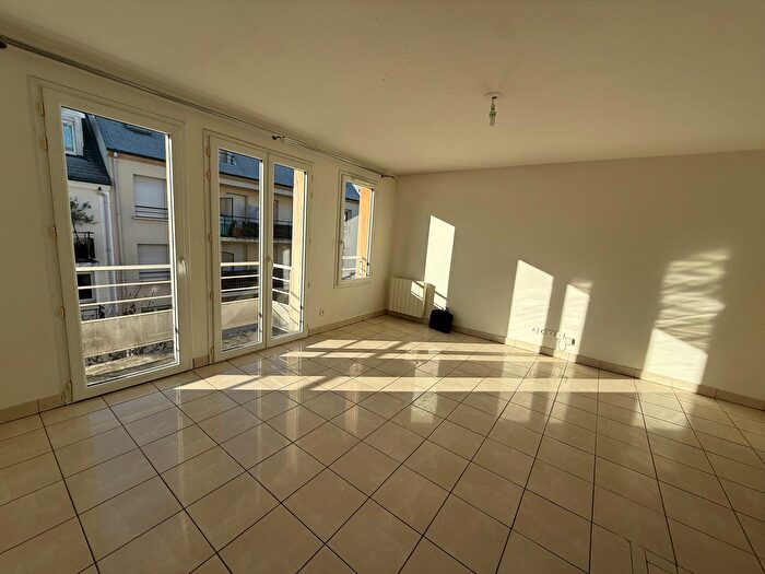 Appartement à louer - Gagny, Centre-ville - 2 pièces - 1 chambre