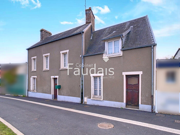 Maison à vendre - Saint-Symphorien-le-Valois - 5 pièces - 3 chambres