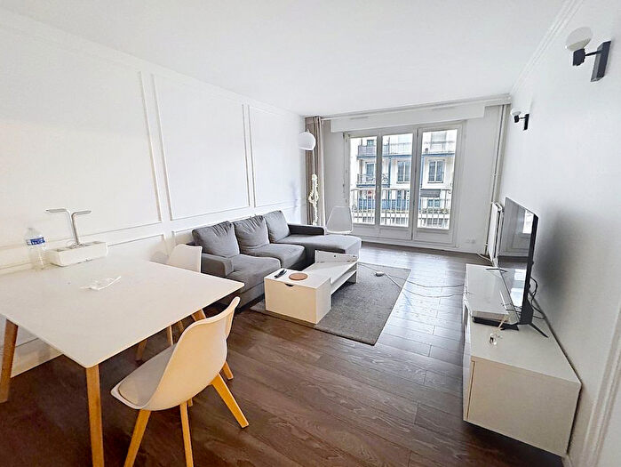 Appartement à louer - Rosny-sous-Bois, Centre-ville - 5 pièces - 4 chambres