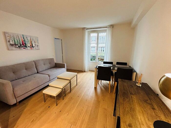 Appartement à louer - Saint James-Général Koenig, Neuilly-sur-Seine - 2 pièces - 1 chambre