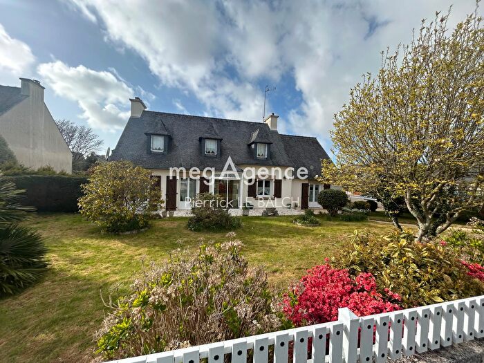 Maison à vendre - Plouaret - 7 pièces - 4 chambres