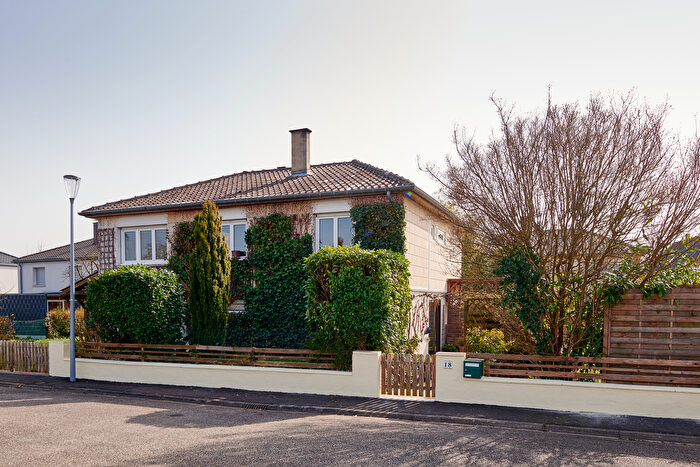 Maison à vendre - Geispolsheim - 7 pièces - 6 chambres