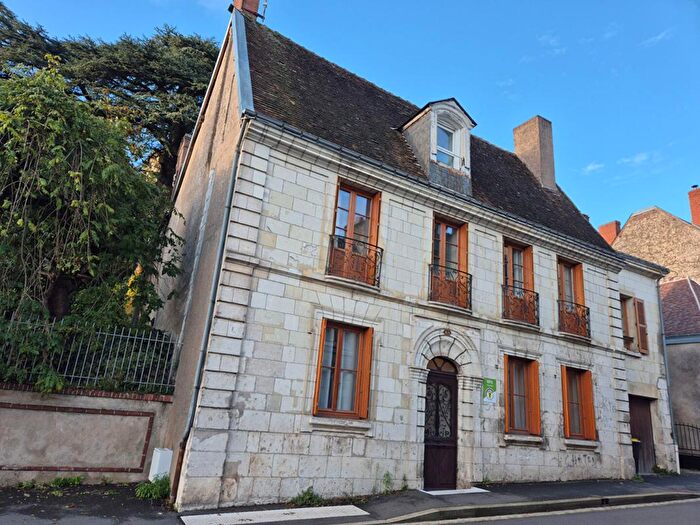 Maison à vendre - Château-Renault - 11 pièces - 6 chambres