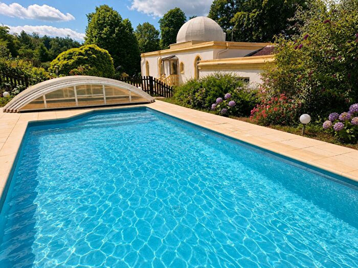 Maison 9 pièces à Mirecourt, à vendre