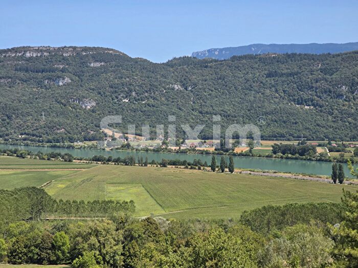 Maison 7 pièces à vendre à Peyrieu