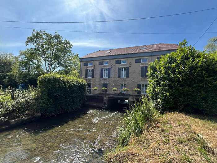 Maison à vendre - Sens-sur-Seille - 14 pièces - 5 chambres