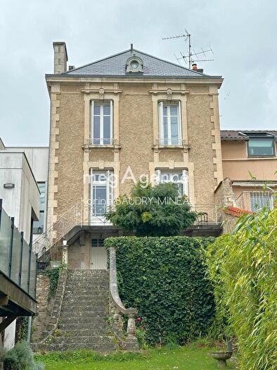 Maison à vendre - Poitiers, Sud - 9 pièces - 5 chambres