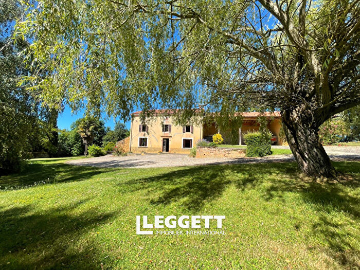 Boulogne-sur-Gesse : Maison 10 pièces à vendre