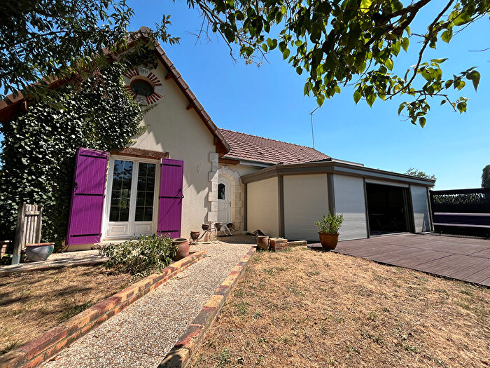 La Guerche-sur-l'Aubois : Maison 7 pièces à vendre