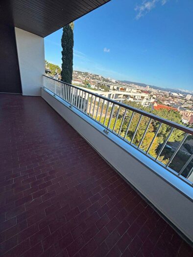 Appartement à louer - Marseille ème arrondissement - 4 pièces - 3 chambres