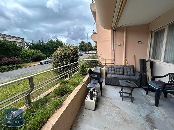 Appartement 3 pièces à louer à Laval, Pavement