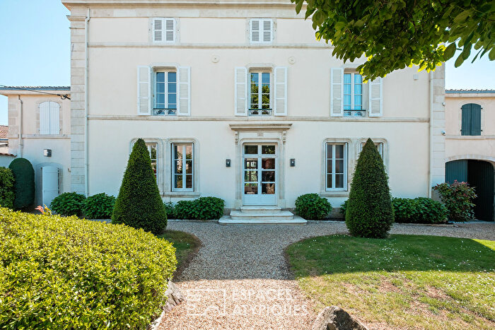Maison à vendre - Fressines - 9 pièces - 4 chambres