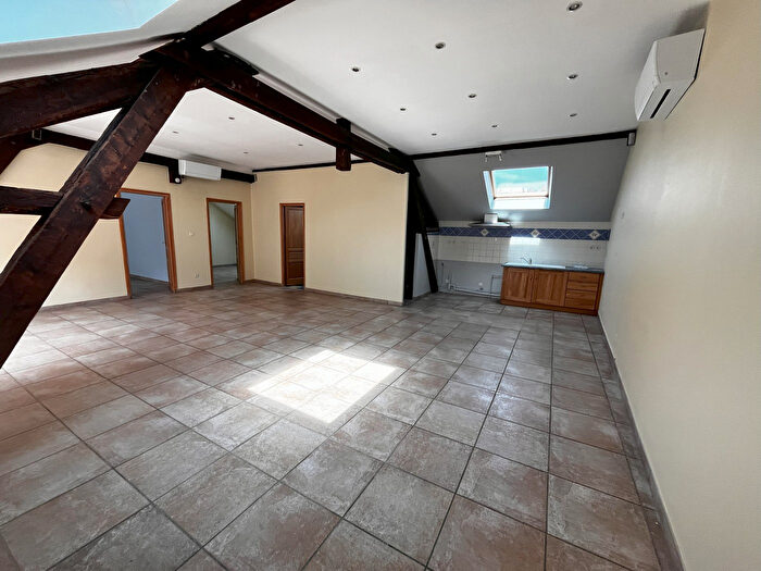 Appartement à louer - Montceau-les-Mines, Centre-ville - 3 pièces - 2 chambres