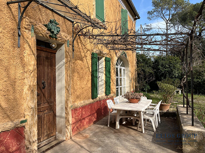 Maison 8 pièces à vendre - Nans-les-Pins