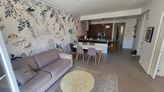Appartement à vendre - Cannes, Prado, République - 3 pièces - 2 chambres