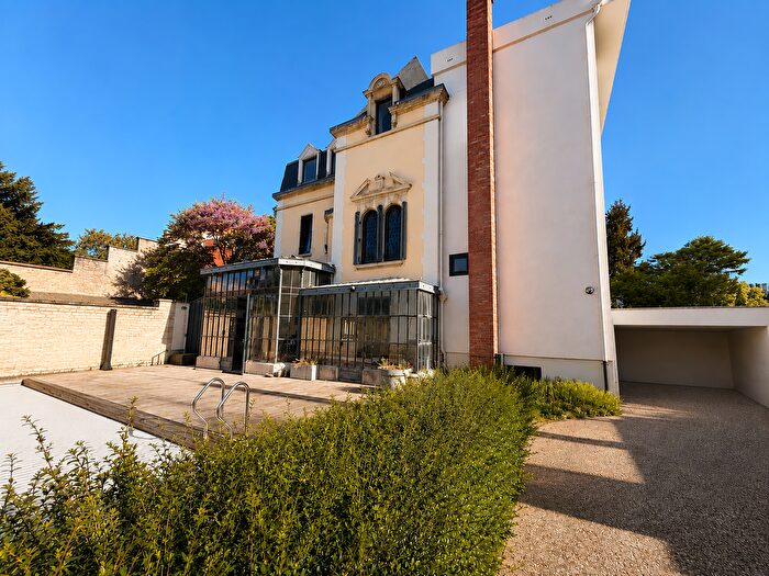 Maison 12 pièces à Dijon, Clémenceau, Gare, Porte Neuve, à vendre