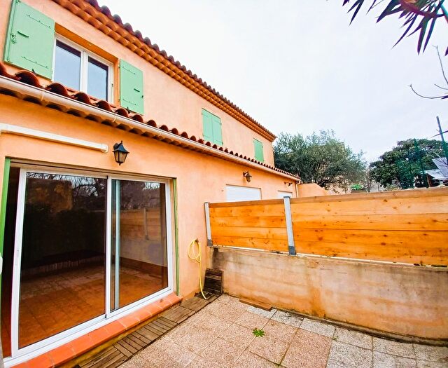 Appartement à vendre - La Fare-les-Oliviers - 3 pièces - 2 chambres