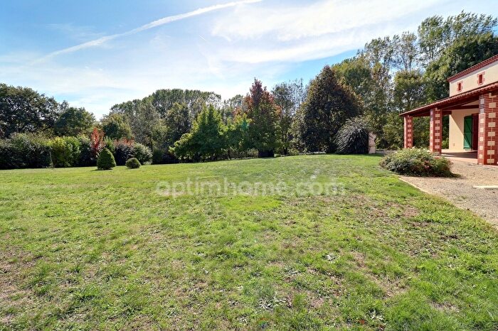 Maison à vendre - Le Puiset-Doré - 10 pièces - 8 chambres