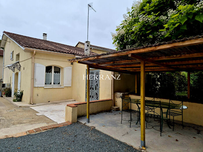 Saint-Antoine-sur-lIsle : Maison 7 pièces à vendre