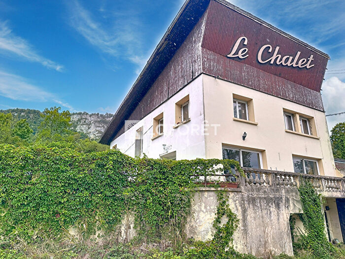 Maison à vendre - Corveissiat - 10 pièces - 7 chambres