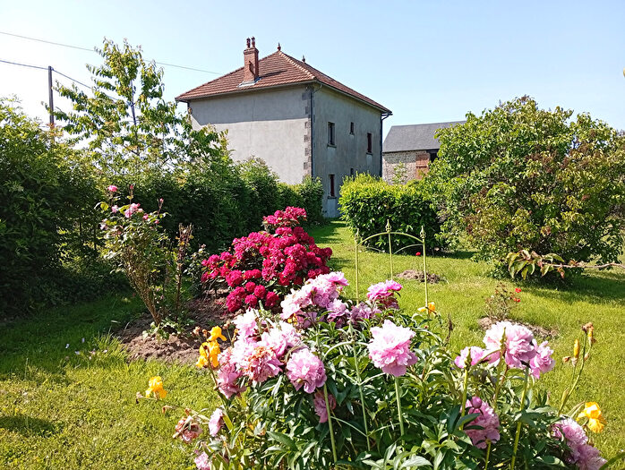 Maison à vendre - Villosanges - 6 pièces - 4 chambres