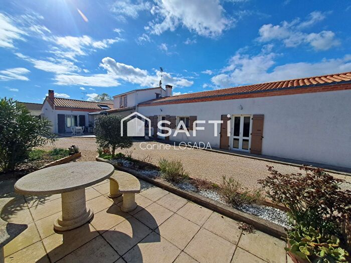 Maison à vendre - Grues - 5 pièces - 3 chambres