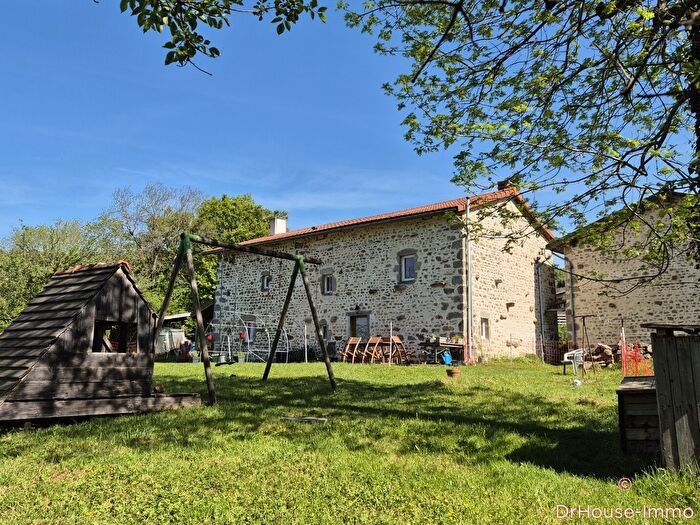 Maison à vendre - Cunlhat - 8 pièces - 5 chambres