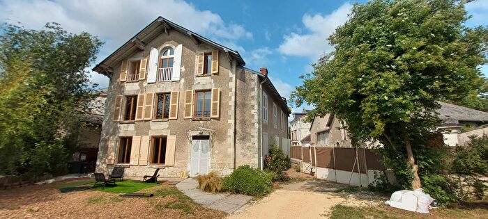 Maison à vendre - Mirebeau - 7 pièces - 3 chambres