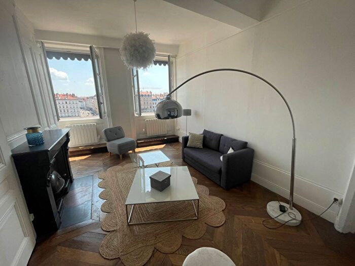 Appartement à louer - Vieux Lyon, Lyon ème arrondissement - 2 pièces - 1 chambre