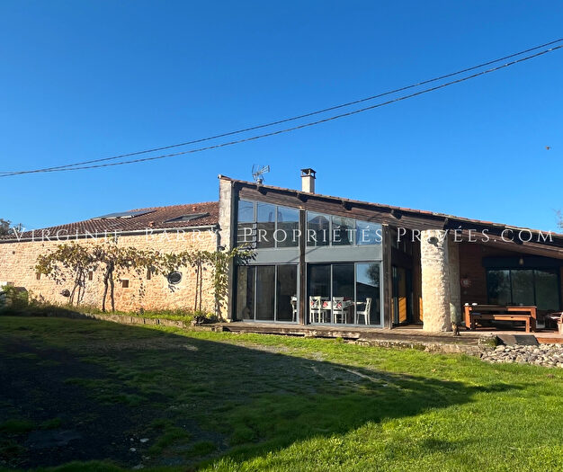 Maison à vendre - Saint-Agnant - 10 pièces - 9 chambres