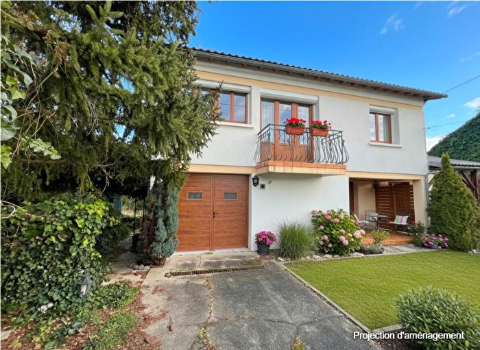 Maison à vendre - Aigueperse - 5 pièces - 3 chambres