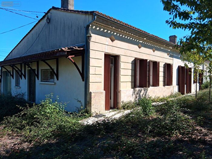 Maison 4 pièces à vendre à Aubie-et-Espessas