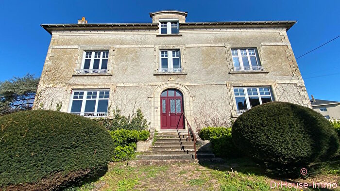 Martigné-Briand : Maison 13 pièces à vendre