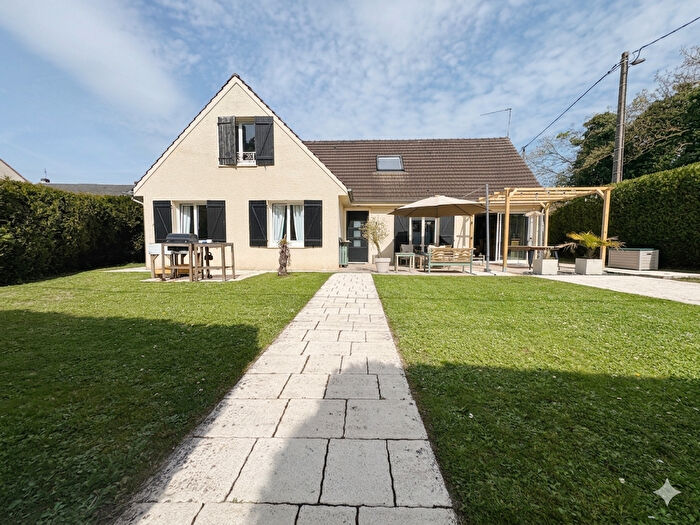 Maison à vendre - Senlis, Centre-ville - 5 pièces - 4 chambres