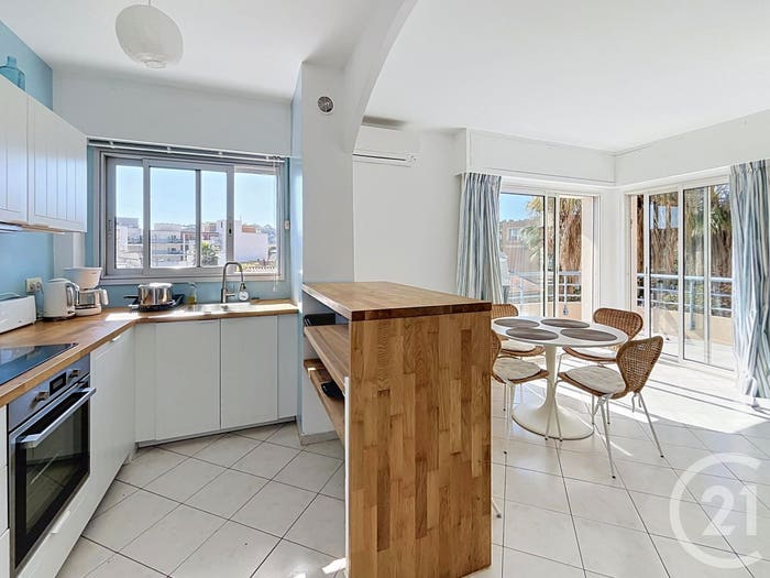Appartement 3 pièces à vendre - Cavalaire-sur-Mer, Centre-ville