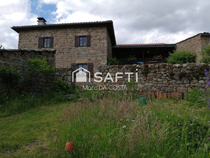 Maison 11 pièces à Estivareilles, à vendre