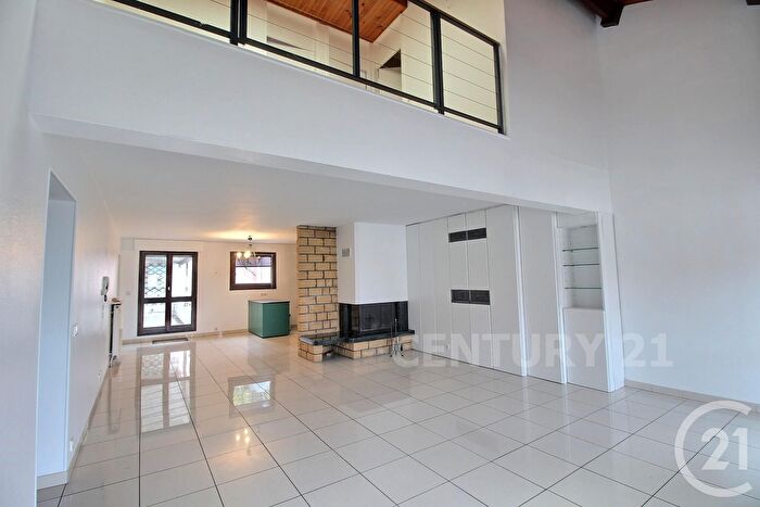 Appartement à louer - Saint-Avold, Wenheck - 7 pièces - 3 chambres