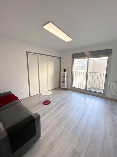 Appartement à louer - La Valentine-Les Hautes Viougues, Salon-de-Provence - 1 pièce