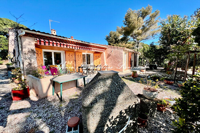 Maison à vendre - Roquebrune-sur-Argens, Les Issambres, La Vigie, Les Dolmens, Plages, Calanques - 5 pièces - 3 chambres