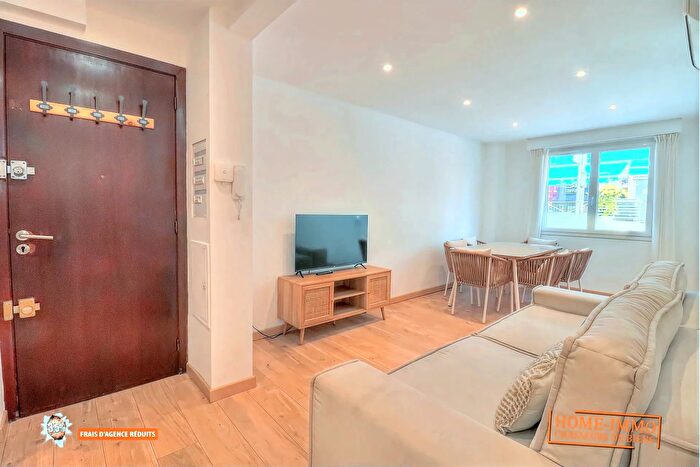 Appartement à vendre - Vallauris, Golfe Juan, Vieux Port - 3 pièces - 2 chambres