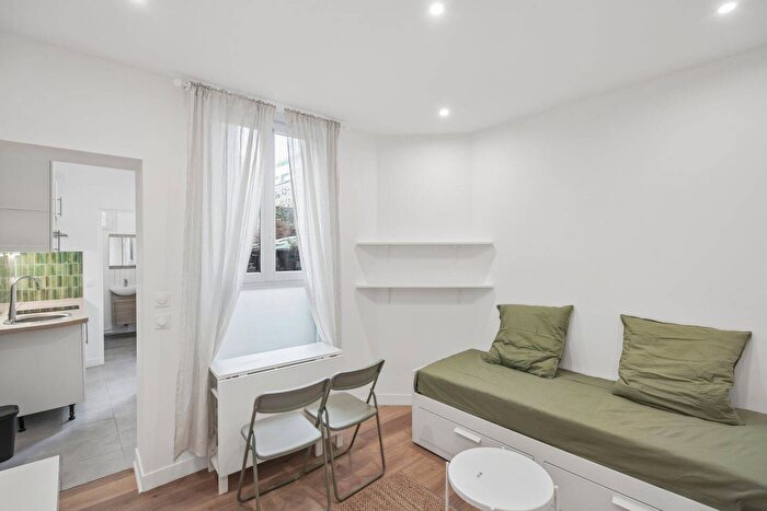 Hauts dAsnières-Métro, Asnières-sur-Seine : Appartement 1 pièce à louer